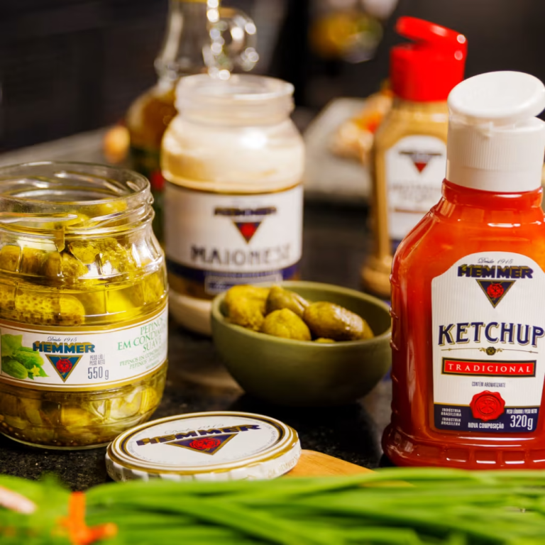 Antônio Olinto e Kraft Heinz se unem para produção de pepino de conserva