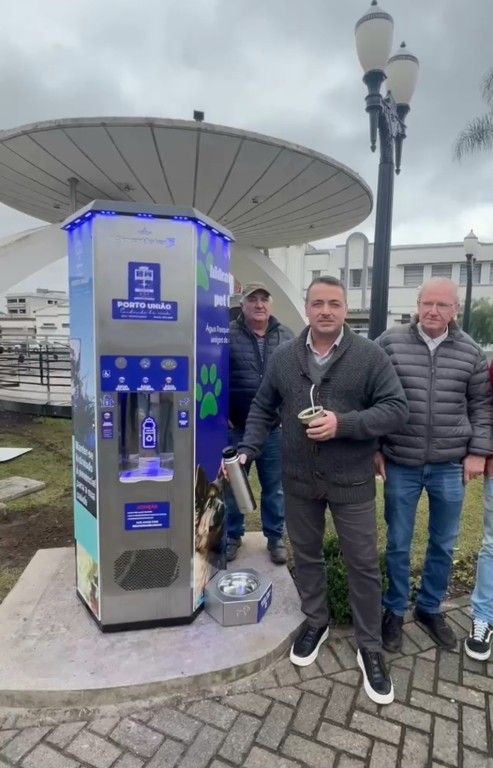 Porto União instala primeiro totem de água para pessoas e pets